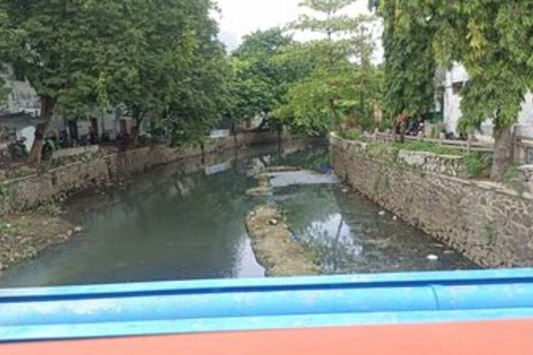 Kapal Wisata Semarang dan Wacana Denda Rp 50.000 bagi Warga Pembuang ...