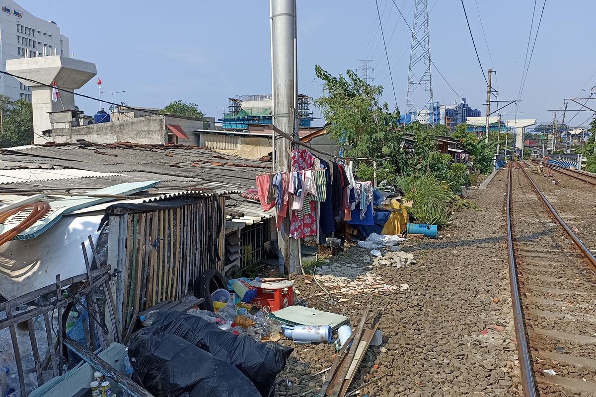 Potret Kehidupan di Kampung Tongkol Jakut: Permukiman Warga di Bawah ...
