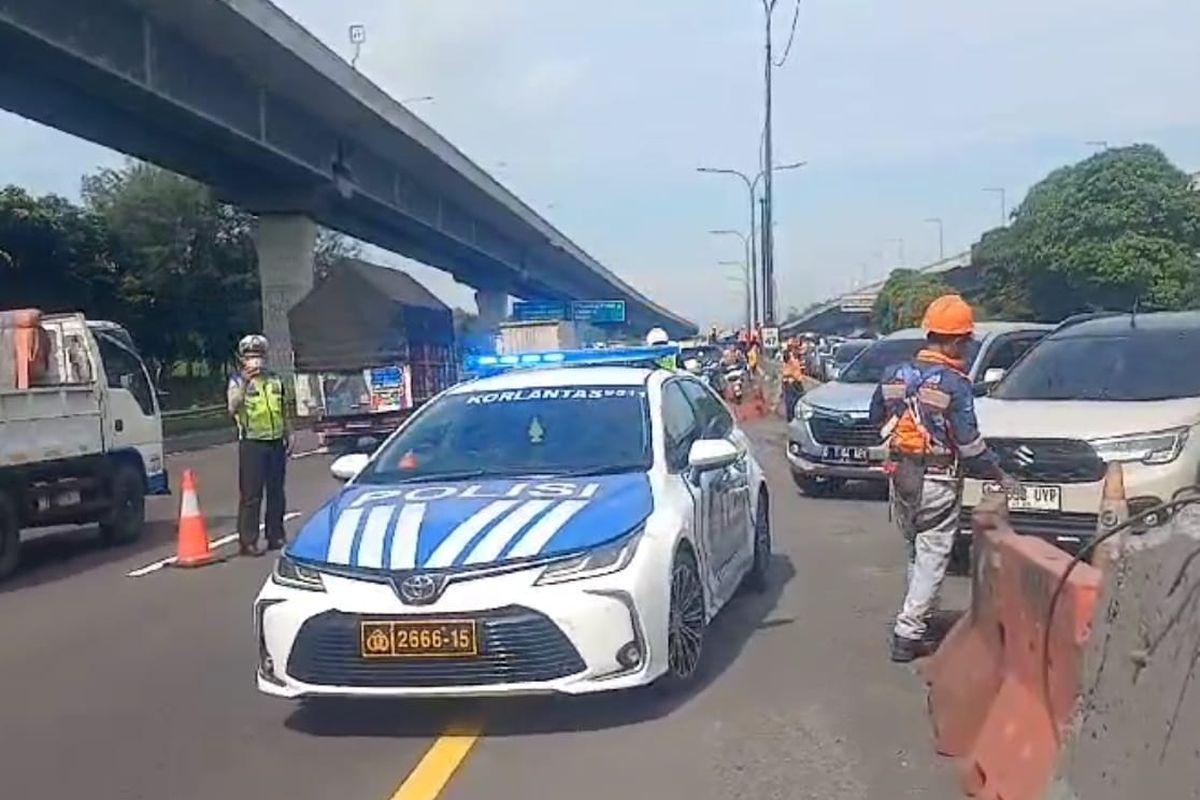 Mulai Padat, Contraflow Arah Cikampek Diberlakukan dari Km 47