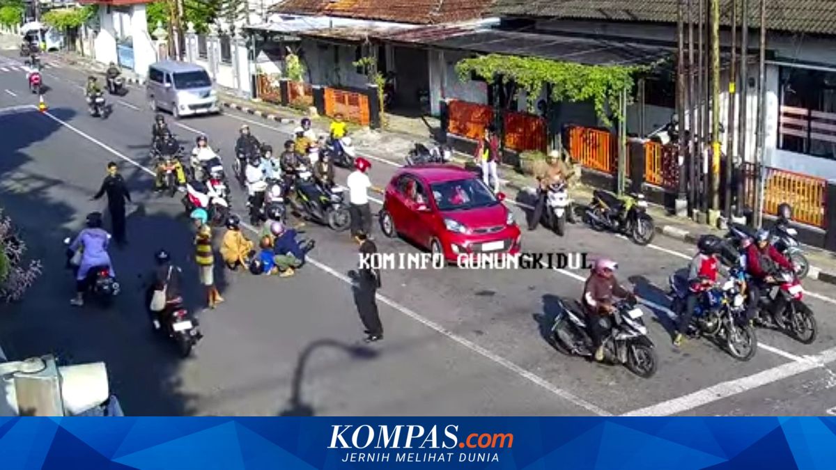 Video Viral Pemotor Pingsan di Alun-alun Wonosari, Ternyata Petugas ...