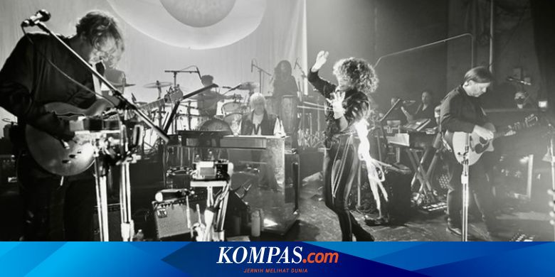 Lirik dan Chord Lagu Ready to Start - Arcade Fire