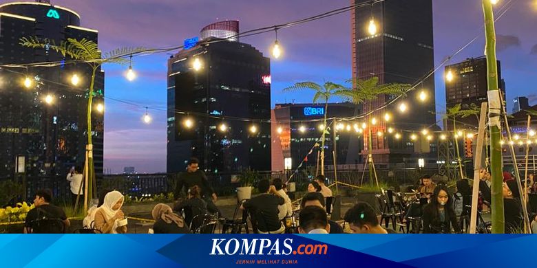 4 Spot Foto Cantik di Rooftop Plaza Semanggi, Berlatar Gedung Tinggi