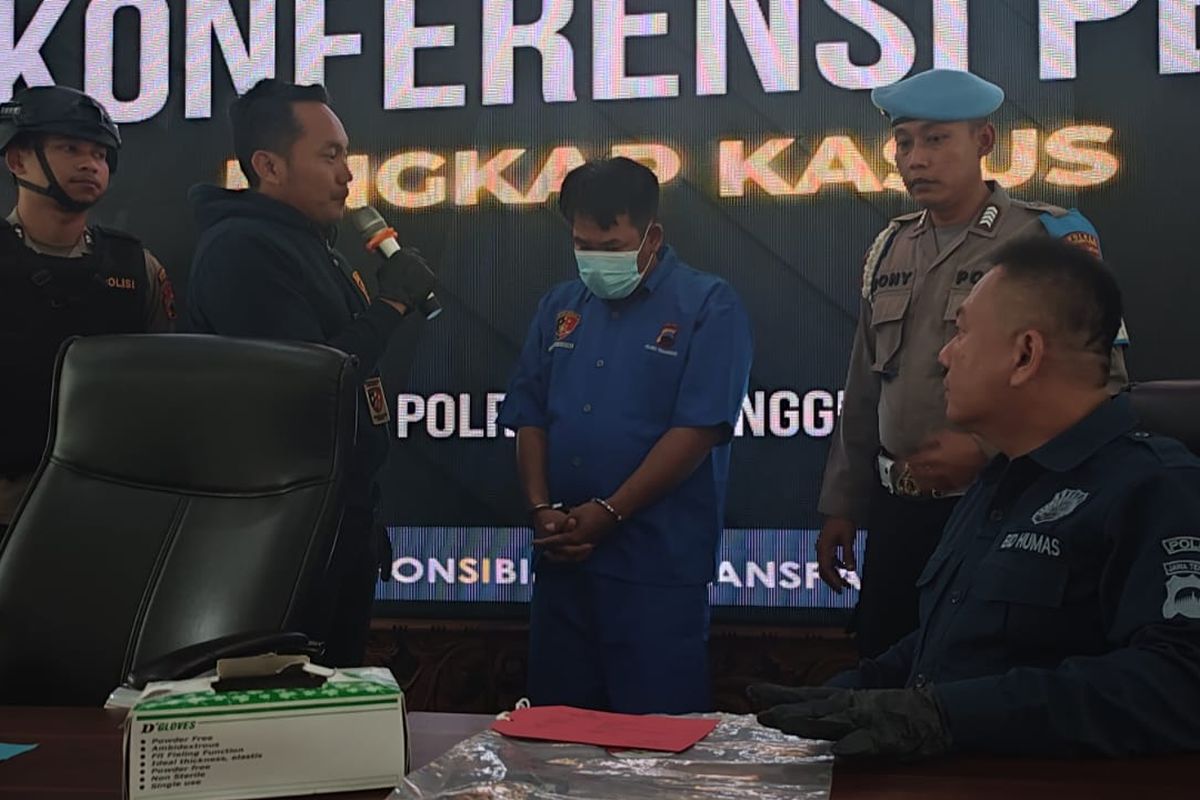 Wartawan Gadungan Pakai Lencana Mirip Polisi Peras Sejumlah Pengendara ... Wartawan Gadungan Pakai Lencana Mirip Polisi Peras Sejumlah Pengendara ...