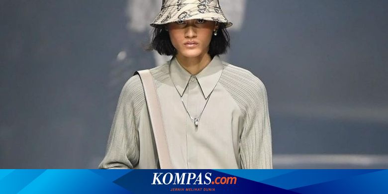 Rizal Rama, Model Asal Indonesia di Runway Paris Fashion Week 2022