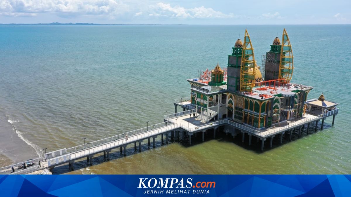 Masjid Apung Ziyadatul Abrar, Wisata Religi Baru di Tanah Bumbu yang ...