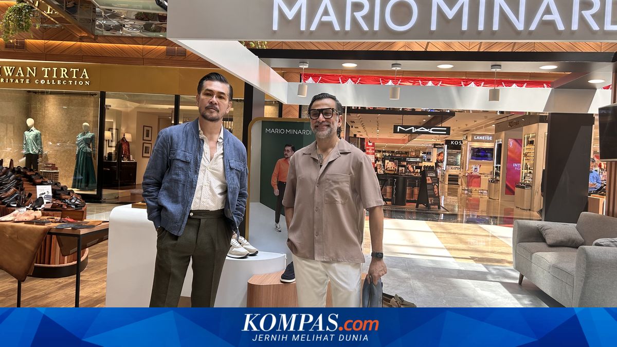 Bukan Cuma Model, Ferry Salim Utamakan Kenyamanan dalam Memilih Sneakers
