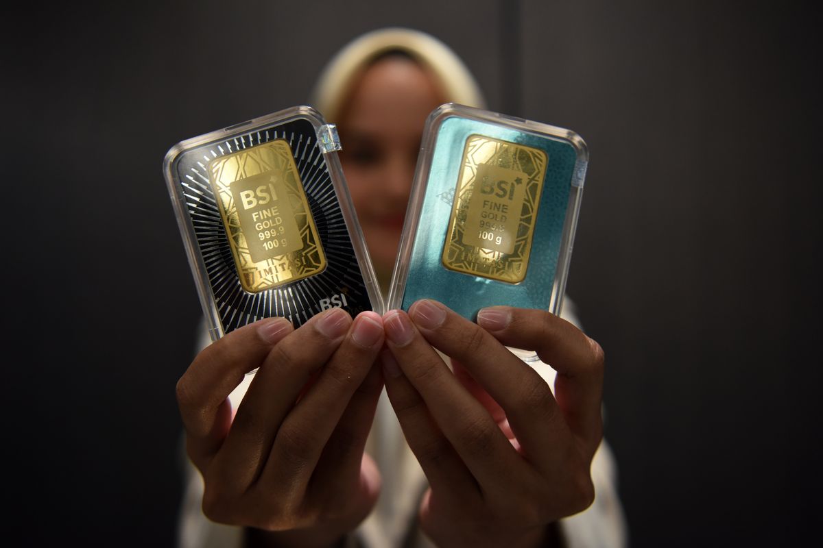 Harga Emas Antam Hari Ini Naik Rp 15.000 per Gram, Berikut Daftar ...