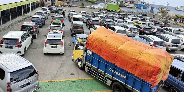 Berita Harian Macet Jalur Pantura Banyuwangi Terbaru Hari Ini - Kompas.com