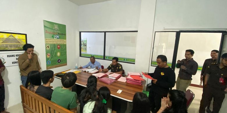 Berita Harian Bocah 7 Tahun Disiksa Keluarga Terbaru Hari Ini - Kompas.com Berita Harian Bocah 7 Tahun Disiksa Keluarga Terbaru Hari Ini - Kompas.com
