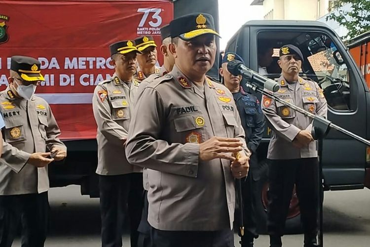 Indonesia Rescuers Race to Find Dozens Missing after Quake