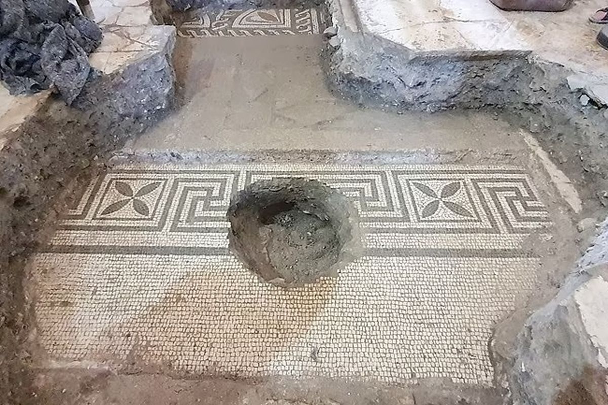 Arkeolog Temukan Makam Santa Claus yang Meninggal 1.600 Tahun Lalu di Turki