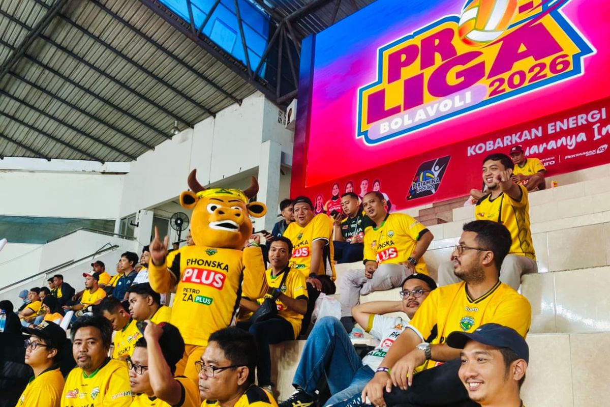Loyalitas di Balik Maskot Gresik Phonska Plus saat Rekor Tidak ...