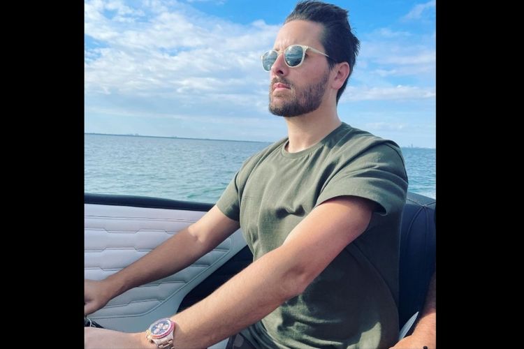 Foto : Terlibat dalam Kecelakaan Mobil, Scott Disick Alami Luka-luka