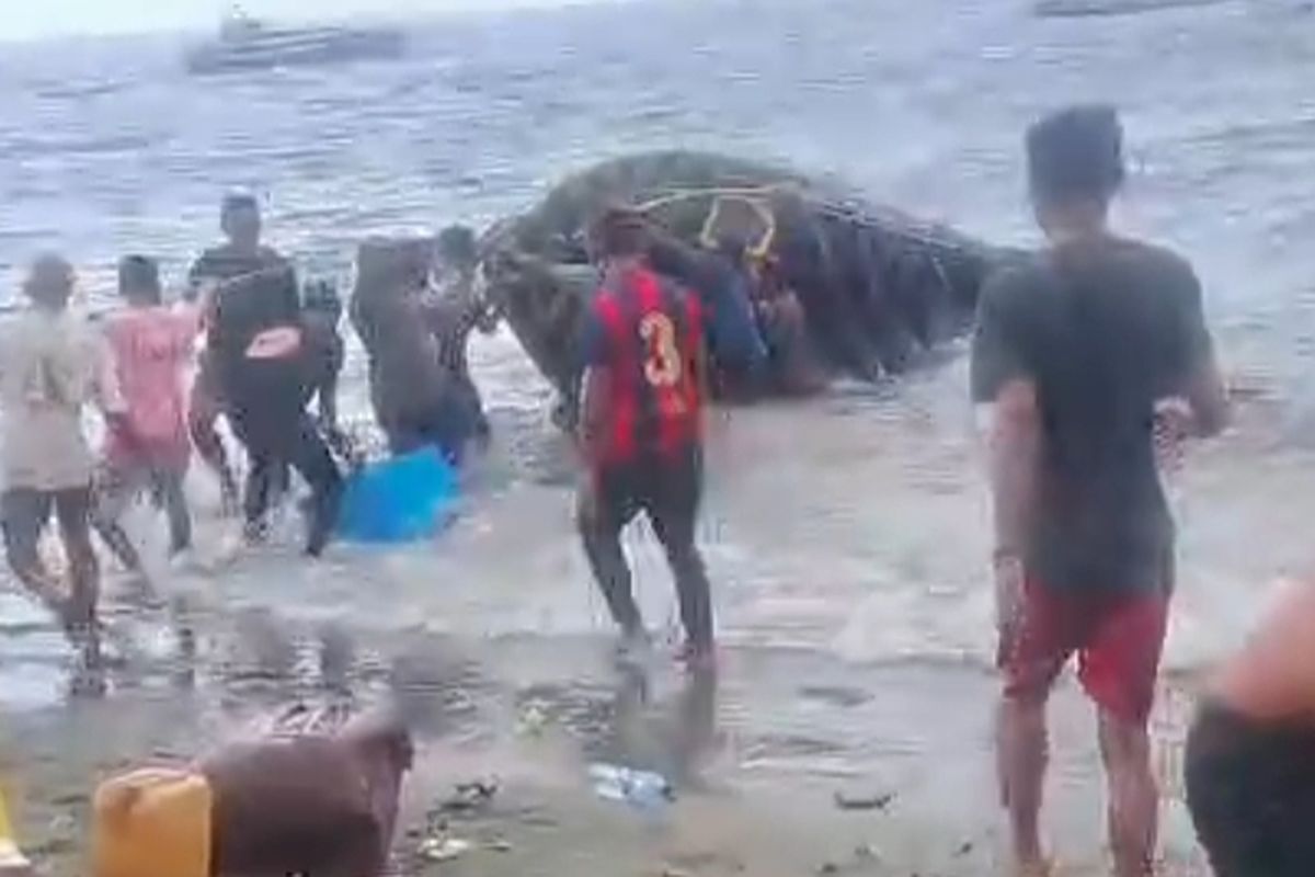 Cuaca Buruk, Speedboat Membawa 20 Penumpang Terbalik di Halmahera Maluku