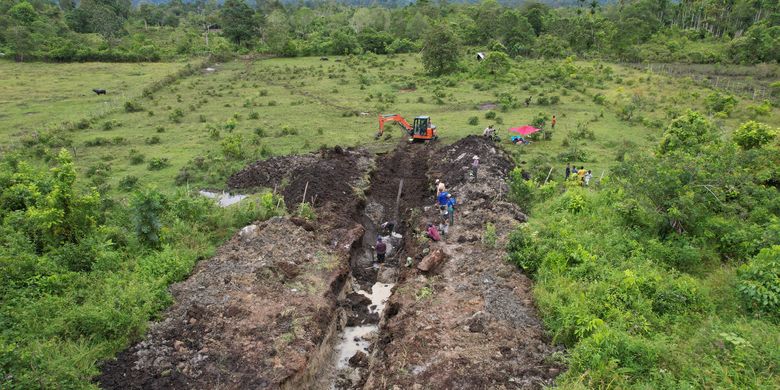 Foto : Begini Cara Peneliti Deteksi Jejak Gempa Besar Sesar Aceh dalam ...