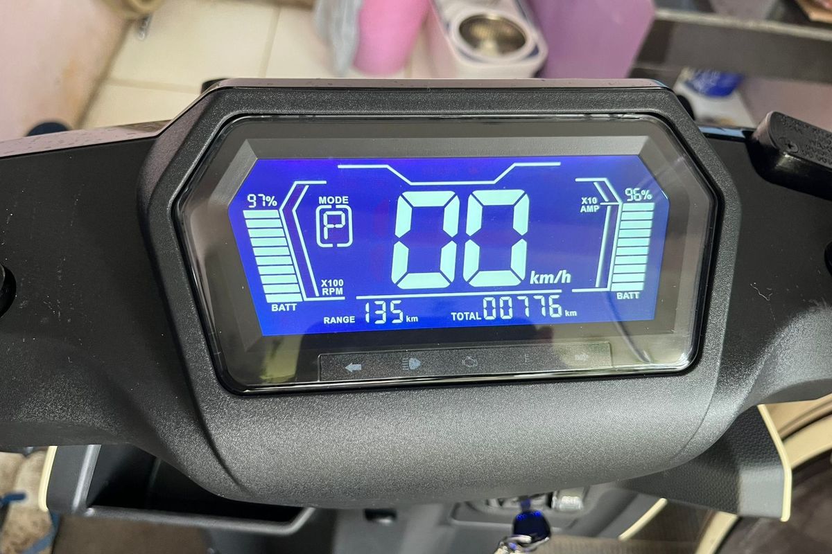 Mitos atau Fakta, Cas Baterai Motor Listrik sampai 100 Persen Bikin ...