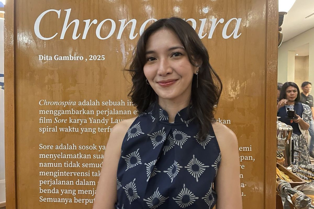 Tampil Memukau di Film Sore, Ini 7 Film dan Serial Dibintangi Sheila Dara