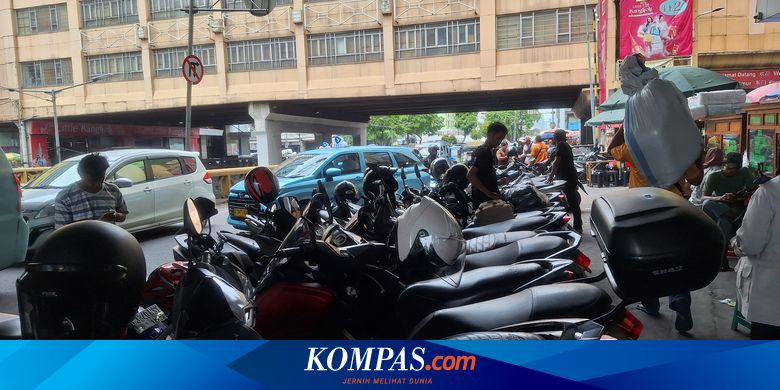 Pilih Parkir Liar di Pasar Tanah Abang, Pengunjung: Parkir Resmi ...