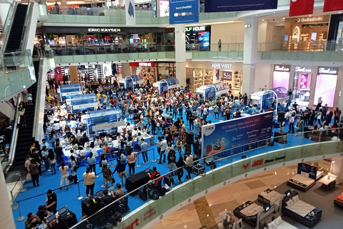 Antre Travel Fair Sejak Pukul 01.00 Demi Tiket Promo...