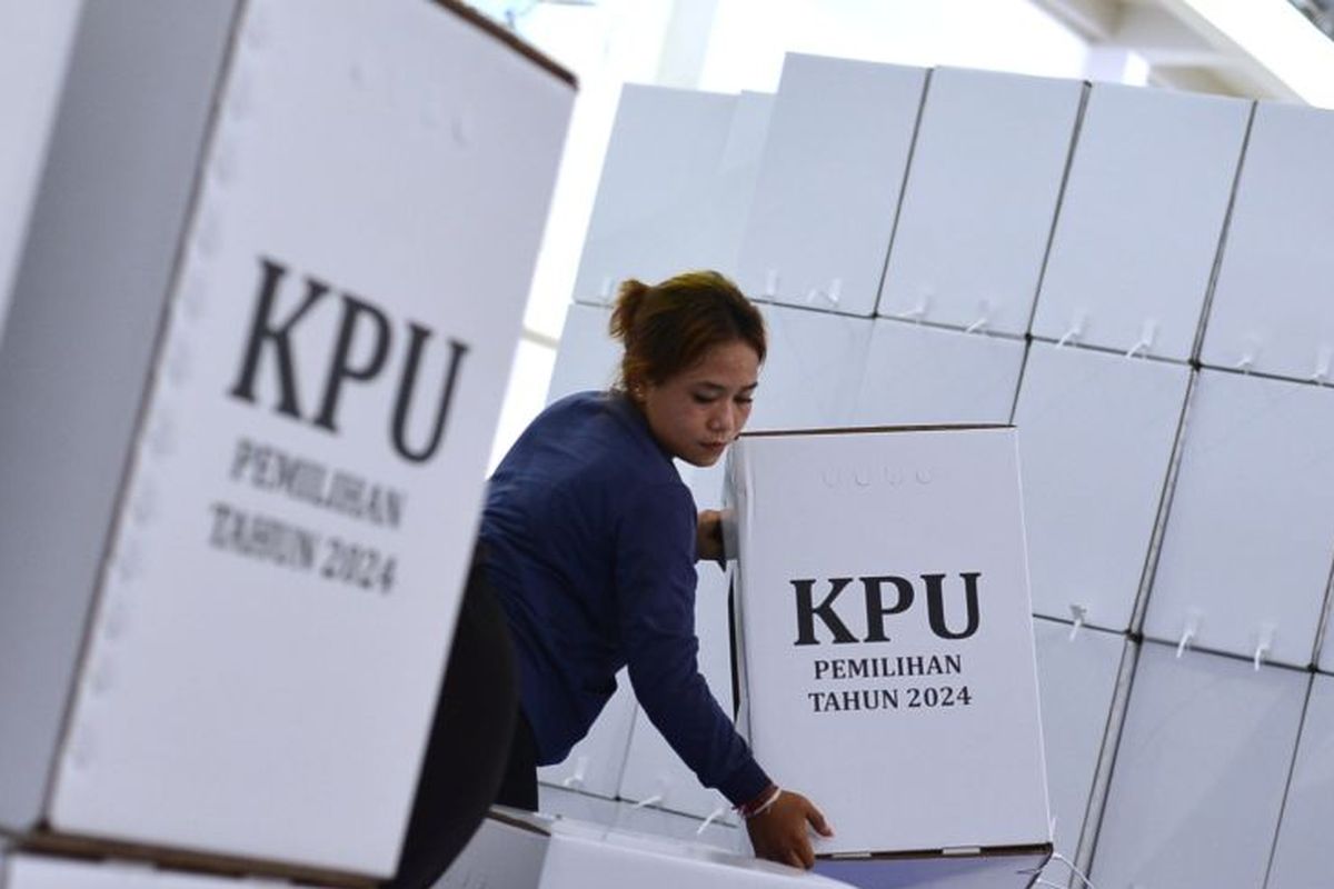 KPU Sikka Mulai Distribusikan Logistik Pilkada untuk Wilayah Kepulauan