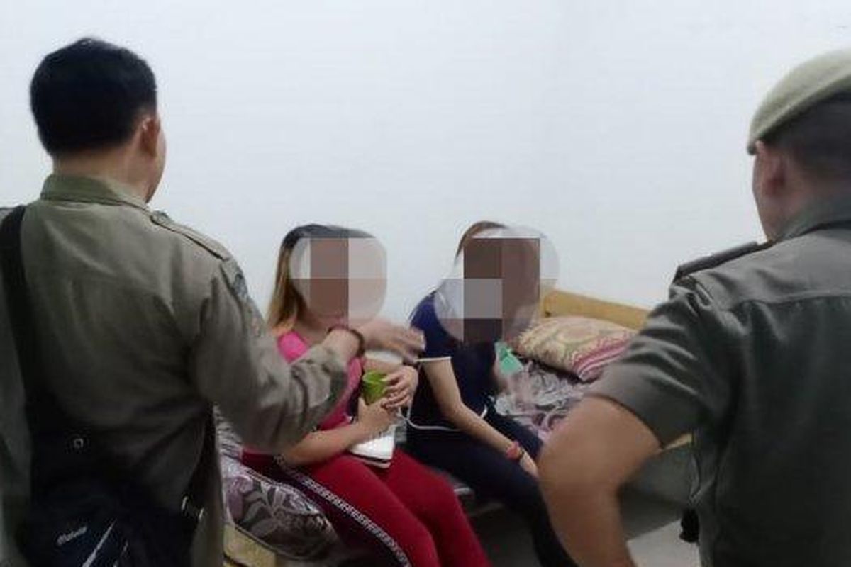 Viral Video Tik Tok dengan Latar Adegan Mesum, Petugas Ungkap Prostusi Online