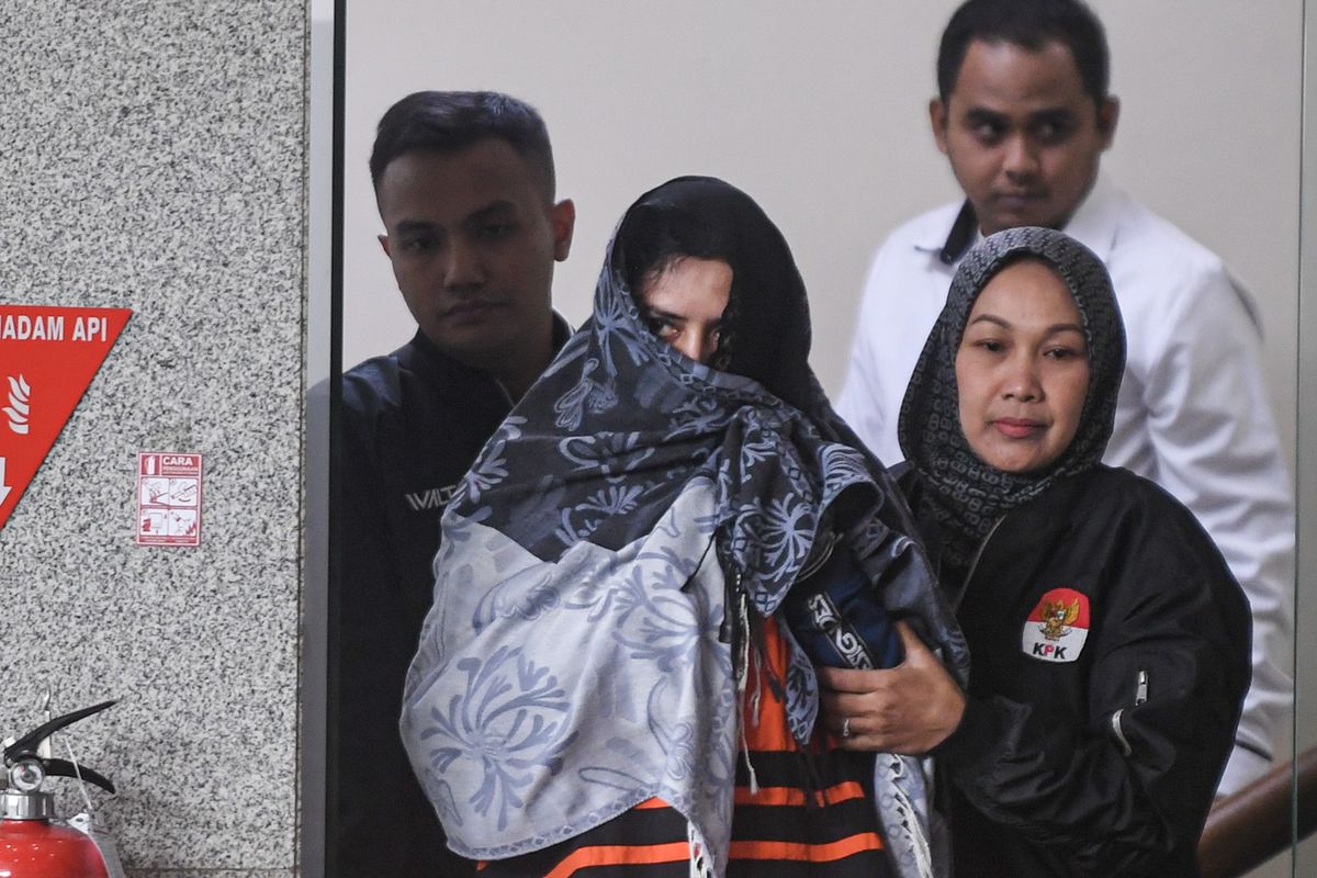 Wamendagri Sentil Bupati Fadia yang Tak Paham Pemerintahan: Belajar Lah