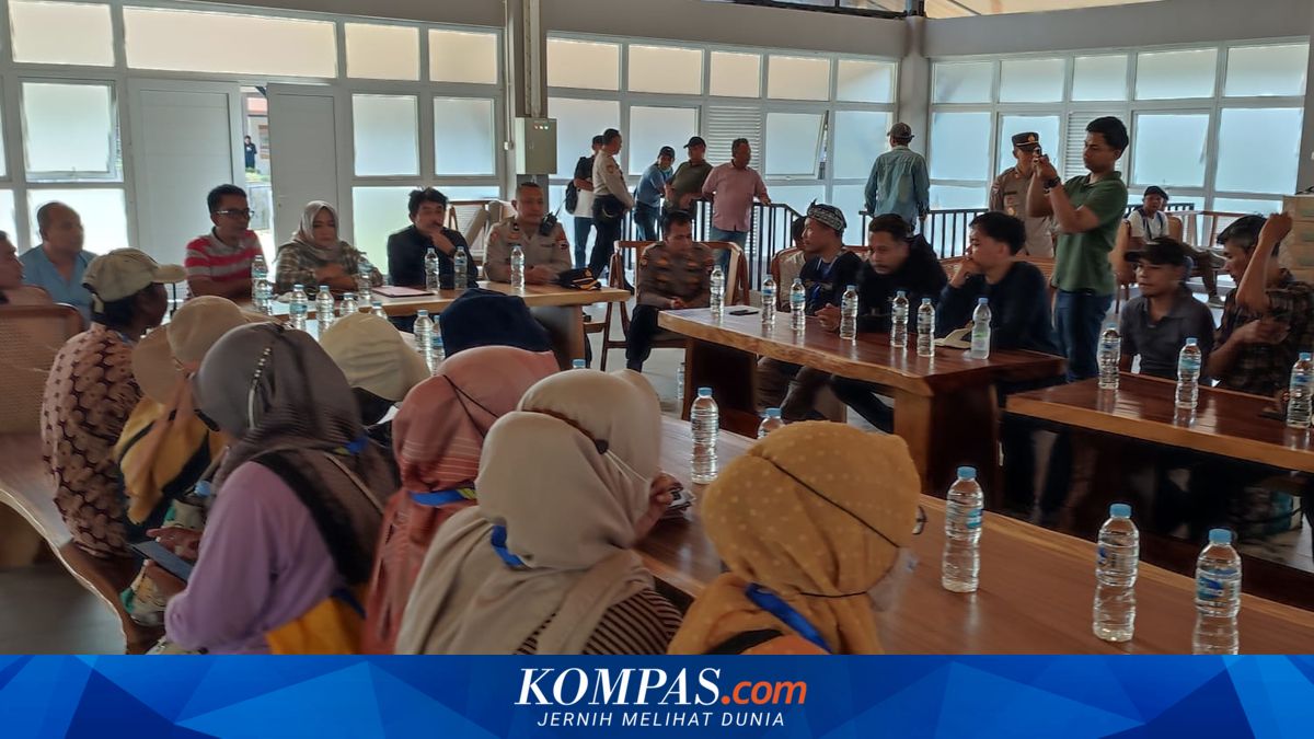 Tagih Hak Lapak, Pedagang Kaki Lima Geruduk Kampung Seni Borobudur