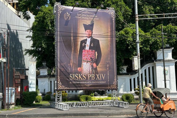 Berita Terkini Harian Baliho Sisks Pb Xiv Mangkubumi Di Gladag Solo ...