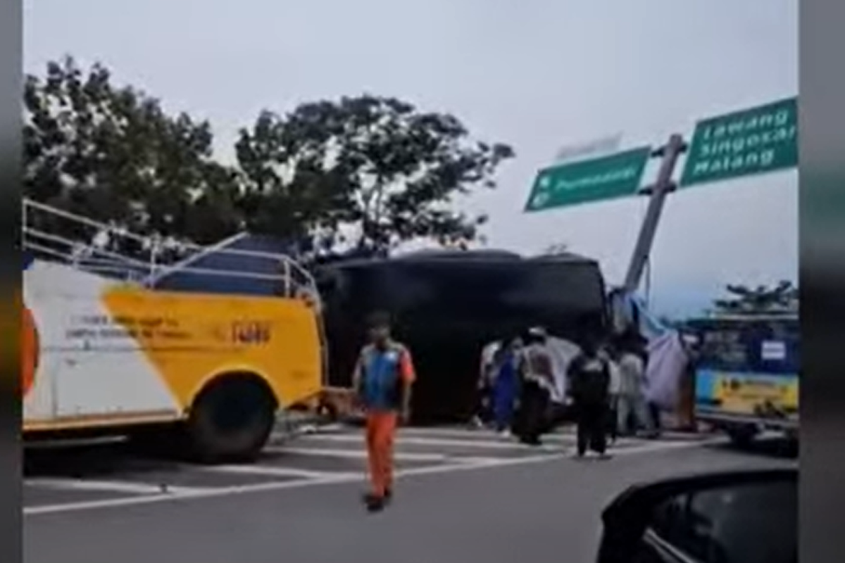 Kronologi Kecelakaan Bus Brimob di Exit Tol Purwodadi: Tabrak Pembatas, Sopir Tewas