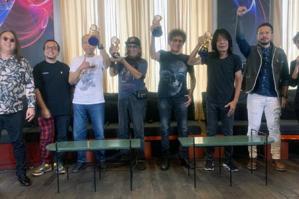 Lirik dan Chord Lagu Trauma - God Bless