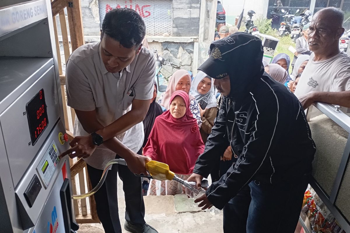 Ada Pom Minyak Goreng di Bogor, Warga Bisa Belanja Sesuai Isi Kantong
