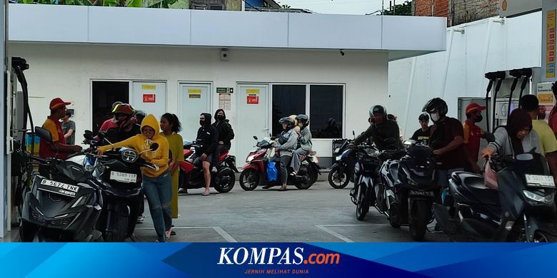 Antrean SPBU Shell Mengular, Petugas: Sampai Buka Empat Pompa Tambahan