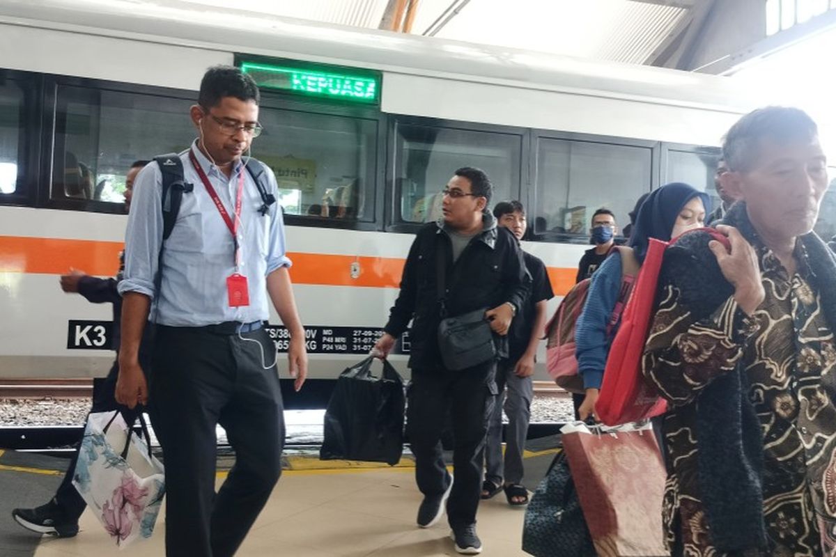 Stasiun Tegal Catat Kedatangan 17.516 Pemudik, Ada Imbuan untuk Penumpang