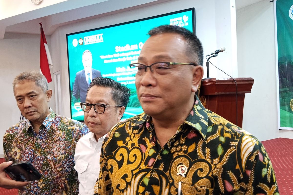 Menteri LH Nilai Giant Sea Wall Bukan Solusi Tunggal Rob Pantura, Perlu ...