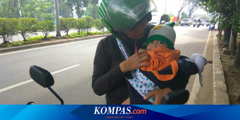 Perjuangan Ibu Kendarai Motor Sambil Gendong Bayi 9 Bulan untuk Urus KJP ke Kantor Wali Kota Jaksel
