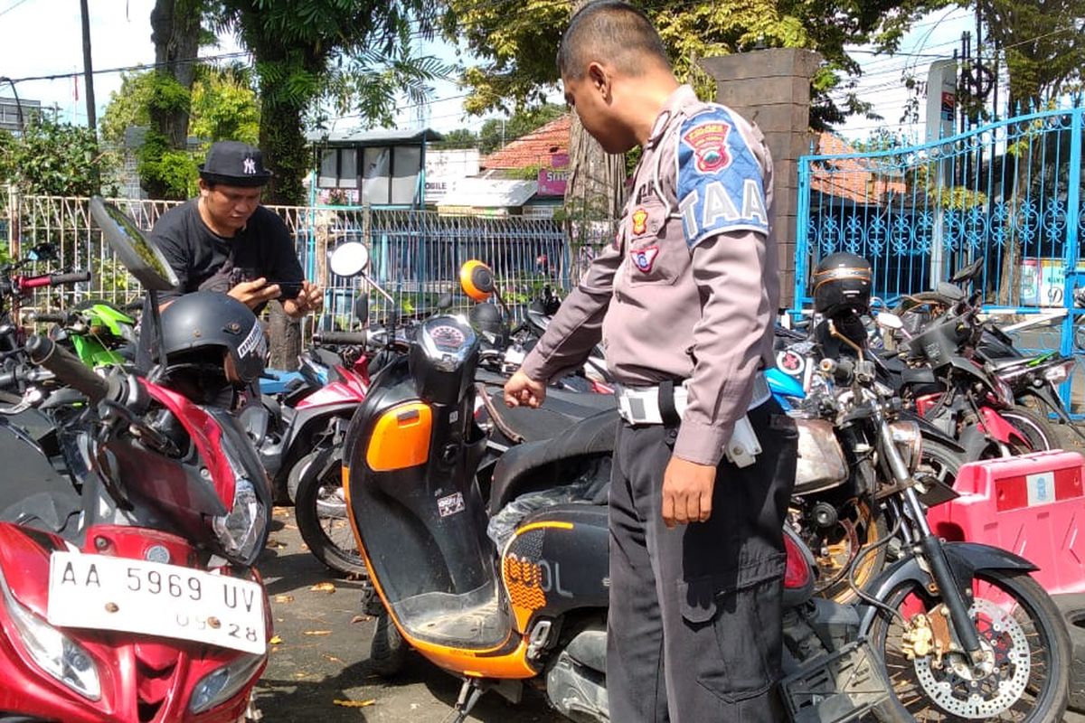 Pemotor di Kebumen Tewas Usai Tabrak Trotoar dan Diserempet Truk di Jalanan Minim Penerangan