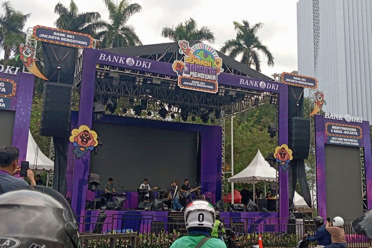 Persiapan Malam Tahun Baru, Sejumlah Penyanyi Dangdut "Check Sound" di ...