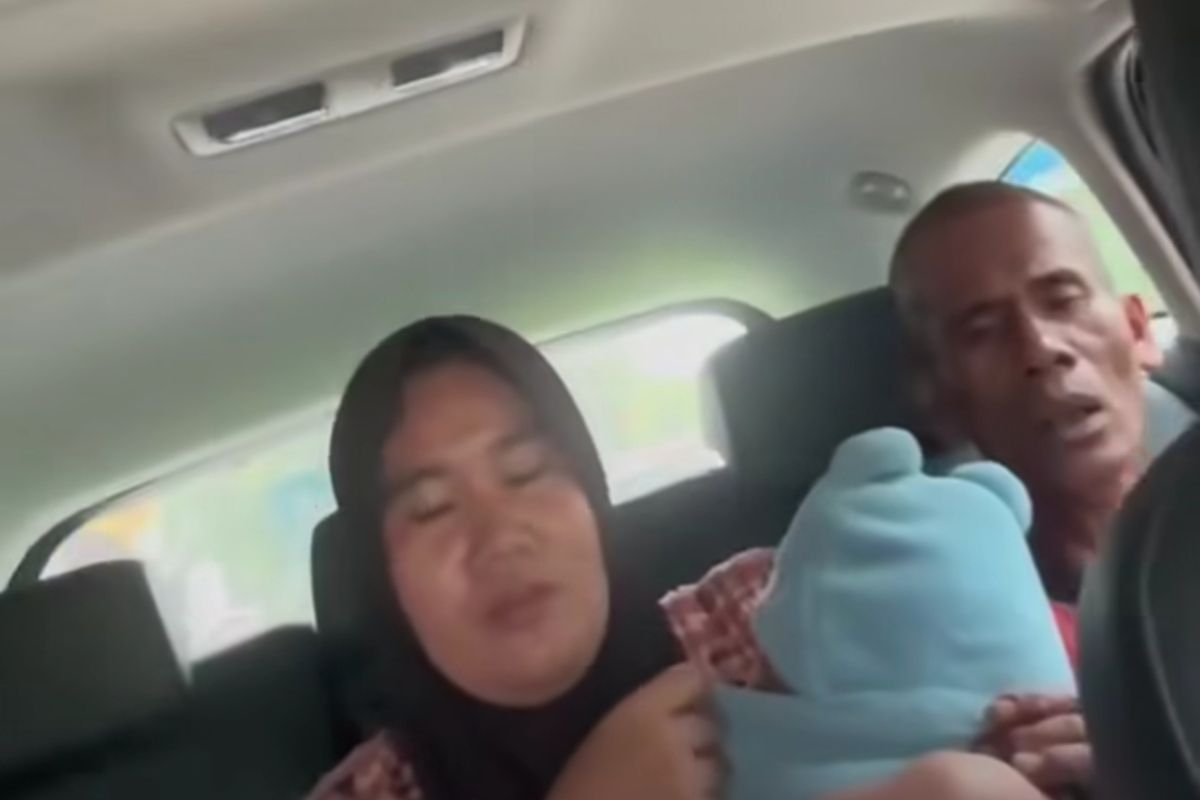 Polisi Bantu Balita Kejang di Serang, Sempat Ditolak RS karena Tak ...