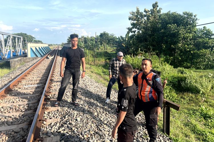 Berita Terkini Harian Pelemparan Batu Kereta Terbaru Hari Ini - Kompas.com