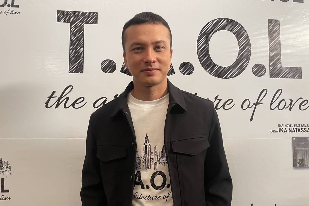 Nicholas Saputra Ungkap Warna Pakaian Favorit dan Pentingkan Fungsi