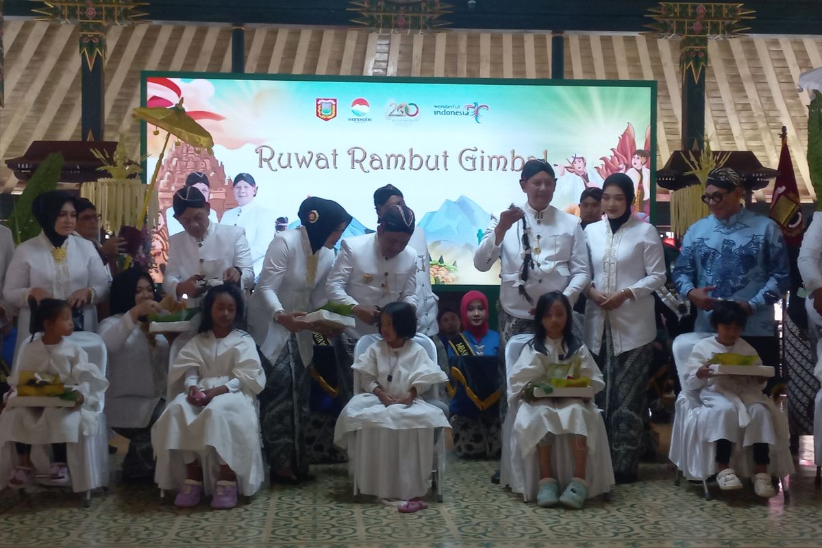 Ruwatan Rambut Gimbal Warnai HUT ke-200 Wonosobo, Simbol Spiritual dan ...