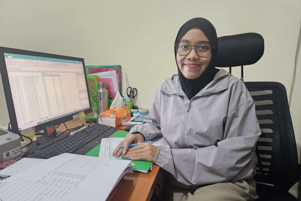 Lulus Sarjana Pendidikan Bahasa Inggris, Farah Pilih Jadi Admin