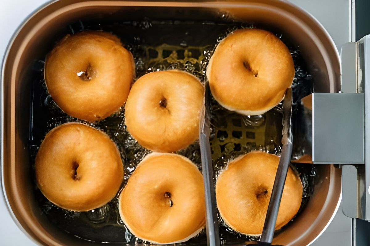 Donat Pinkan Mambo Viral Dibilang Mirip Odading, Apa Bedanya?