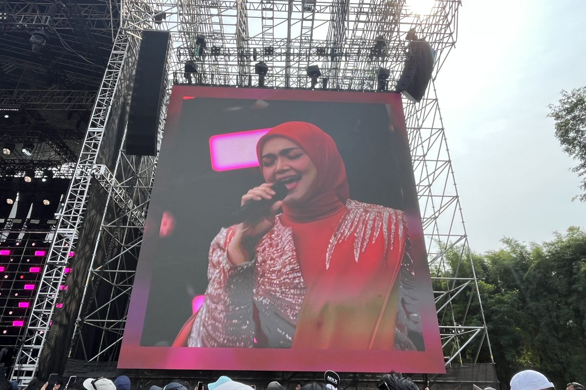 Tampil di Pestapora 2025, Siti Nurhaliza: Saya Bawa Pelukan Rakyat Malaysia untuk Anda Semua