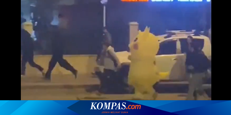 Saat Pikachu Ikut dalam Demo Penangkapan Oposisi Erdogan di Turkiye