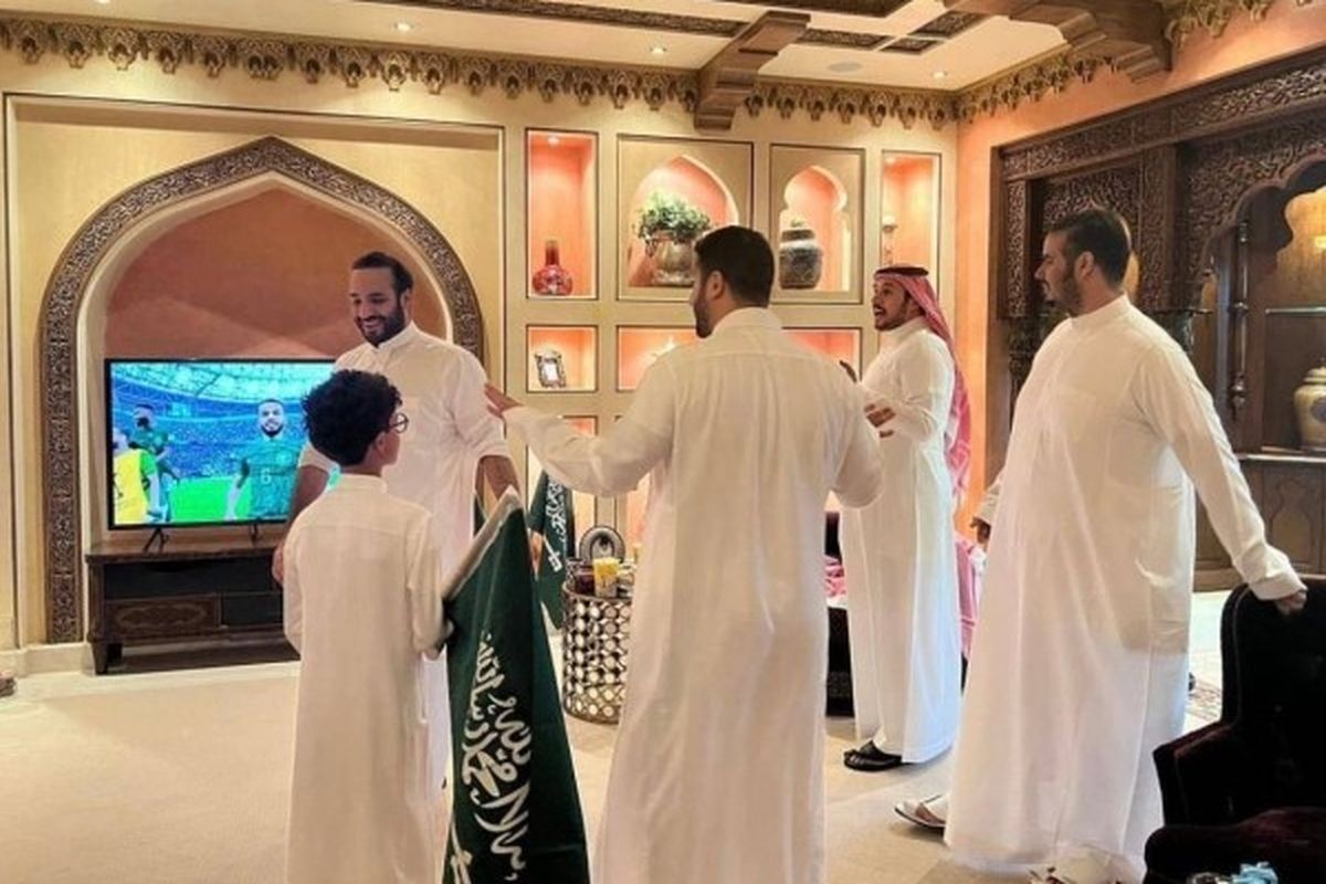 Saat Pangeran MBS Bersorak Rayakan Kemenangan Timnas Arab Saudi atas ...