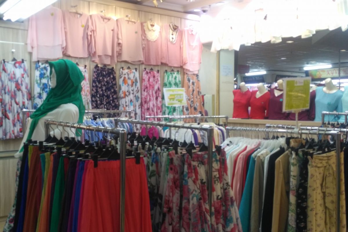 Viral Rekaman Cctv Komplotan Emak Emak Mencuri Baju Di Butik Kawasan