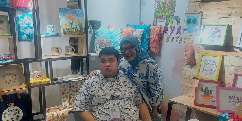 Kisah Dito, Penyandang Autisme Berdikari Lewat Karya Seni