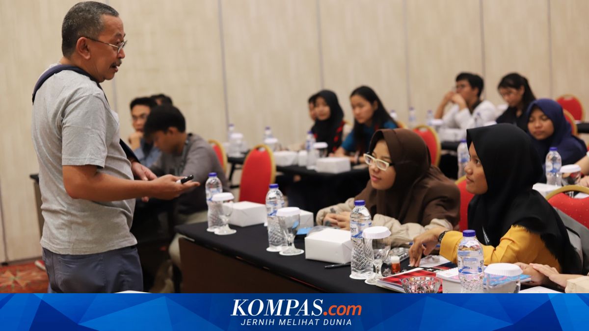Menjadikan Cerpen, Komik, Meme dan Syair Daya Ungkit Literasi Siswa