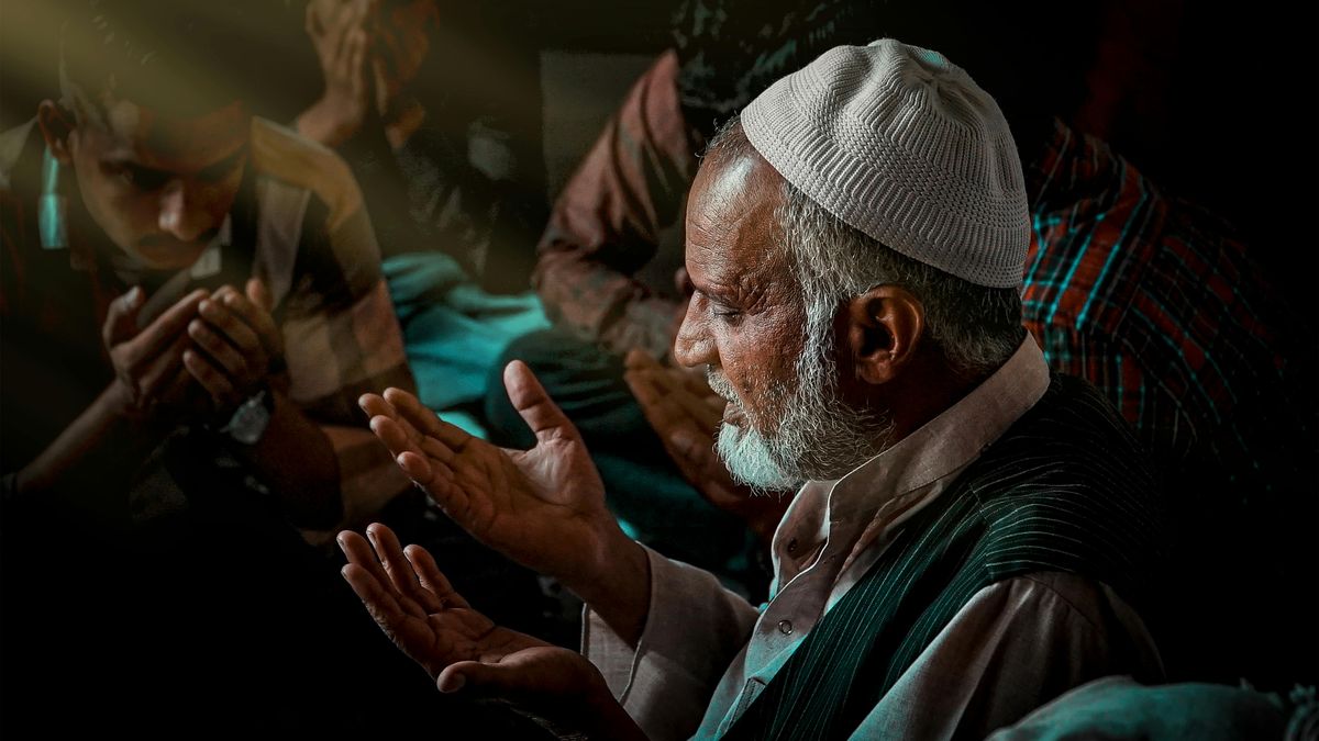 Niat Puasa Ramadhan Sebulan Penuh Lengkap: Arab, Latin, dan Artinya